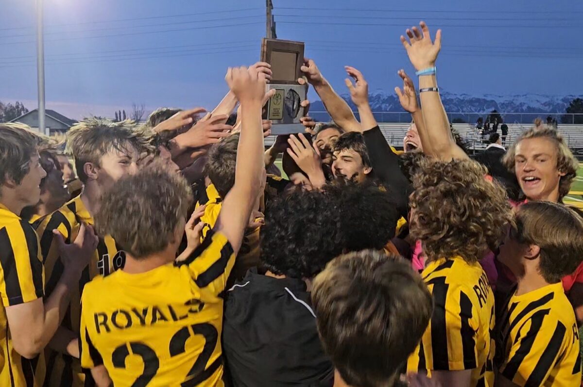Boys soccer: Roy’s 2nd-half goal surge secures 1st region title in 10 ...